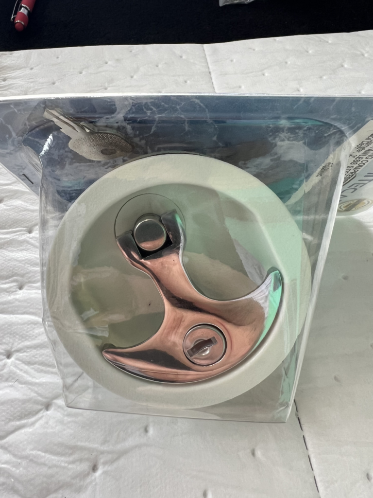 Hatch Handle SS/Wht Locking - Marine Trading Post